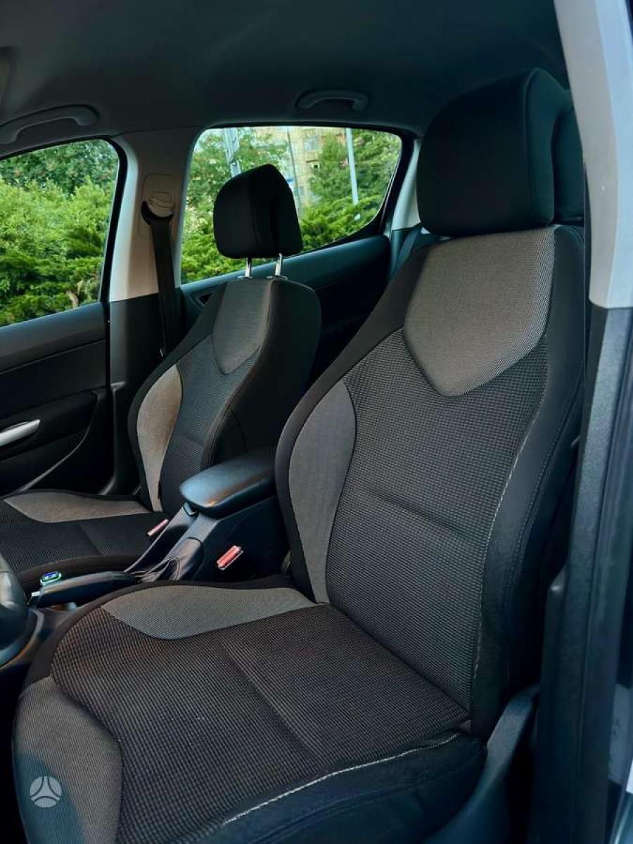 Pelēks Peugeot 308 2008 Viļņa, ar dzinēja tilpumu 2.00 L un nobraukumu 245 tūkst. km par 3200 €, foto 20 vietnē AUTOMOTO.COM.LV