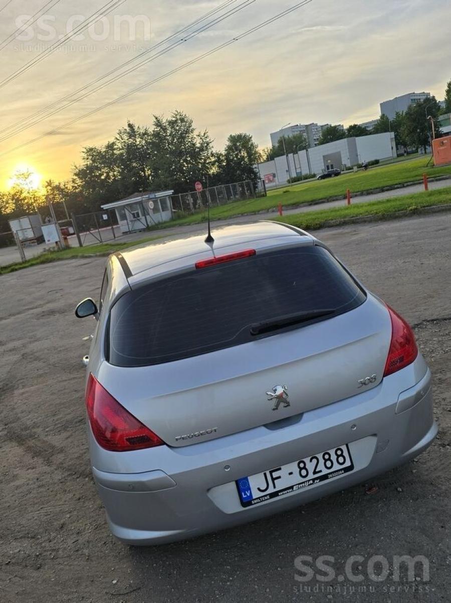 Grey Peugeot 308 2008 in Riga, with an engine capacity of 1.60 L and mileage of 110 thousand km for 2500 €, photo 8 on AUTOMOTO.COM.LV