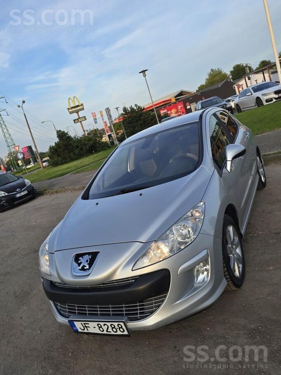 Grey Peugeot 308 2008 in Riga, with an engine capacity of 1.60 L and mileage of 110 thousand km for 2500 €, photo 9 on AUTOMOTO.COM.LV