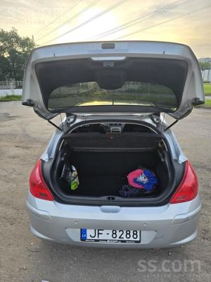 Grey Peugeot 308 2008 in Riga, with an engine capacity of 1.60 L and mileage of 110 thousand km for 2500 €, photo 10 on AUTOMOTO.COM.LV