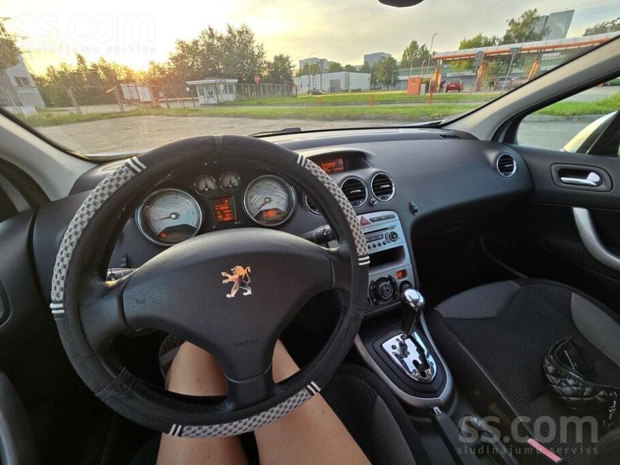 Grey Peugeot 308 2008 in Riga, with an engine capacity of 1.60 L and mileage of 110 thousand km for 2500 €, photo 12 on AUTOMOTO.COM.LV