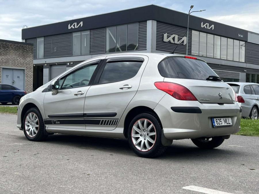 Pelēks Peugeot 308 2008 Narva, ar dzinēja tilpumu 1.40 L un nobraukumu 133 tūkst. km par 1499 €, foto 7 vietnē AUTOMOTO.COM.LV