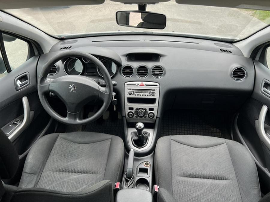Pelēks Peugeot 308 2008 Narva, ar dzinēja tilpumu 1.40 L un nobraukumu 133 tūkst. km par 1499 €, foto 11 vietnē AUTOMOTO.COM.LV