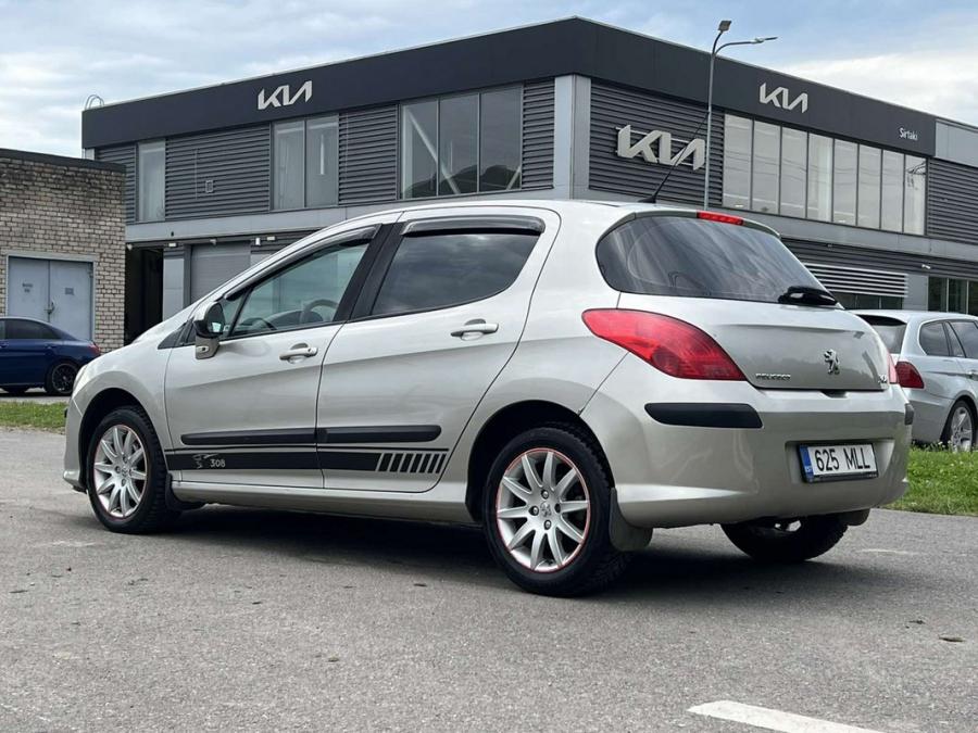 Pelēks Peugeot 308 2008 Narva, ar dzinēja tilpumu 1.40 L un nobraukumu 133 tūkst. km par 1499 €, foto 18 vietnē AUTOMOTO.COM.LV