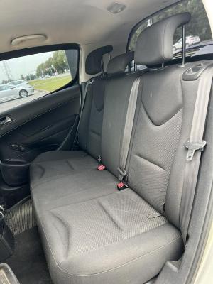 Pelēks Peugeot 308 2008 Narva, ar dzinēja tilpumu 1.40 L un nobraukumu 133 tūkst. km par 1499 €, foto 23 vietnē AUTOMOTO.COM.LV
