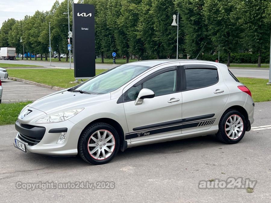 Pelēks Peugeot 308 2008 Narva, ar dzinēja tilpumu 1.40 L un nobraukumu 133 tūkst. km par 1499 €, foto 1 vietnē AUTOMOTO.COM.LV