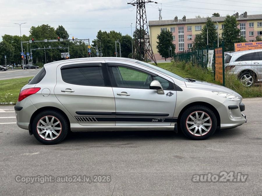 Pelēks Peugeot 308 2008 Narva, ar dzinēja tilpumu 1.40 L un nobraukumu 133 tūkst. km par 1499 €, foto 3 vietnē AUTOMOTO.COM.LV