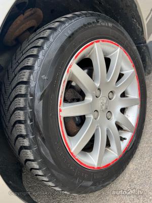 Pelēks Peugeot 308 2008 Narva, ar dzinēja tilpumu 1.40 L un nobraukumu 133 tūkst. km par 1499 €, foto 12 vietnē AUTOMOTO.COM.LV