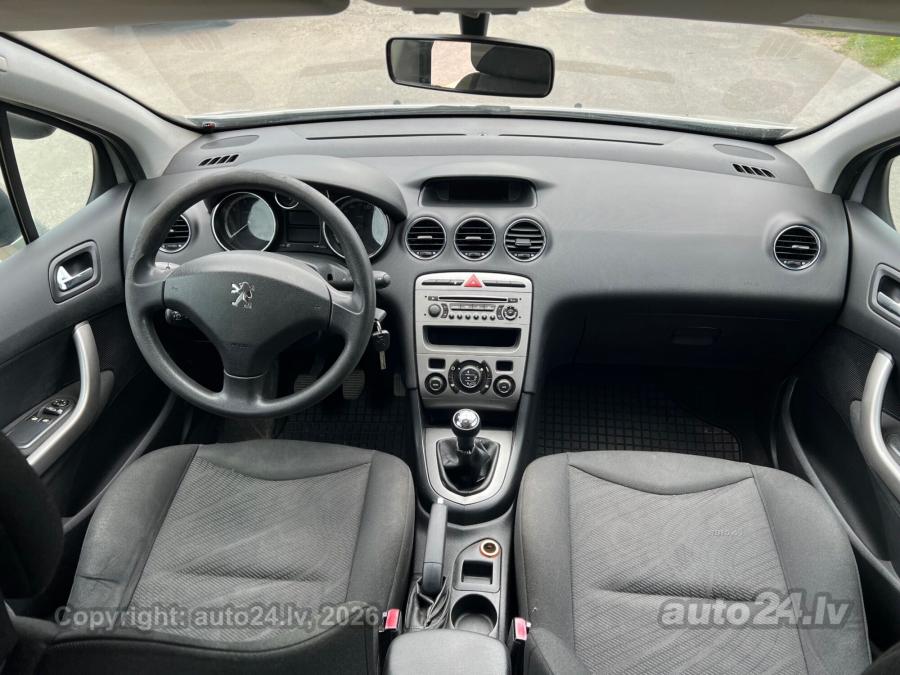 Pelēks Peugeot 308 2008 Narva, ar dzinēja tilpumu 1.40 L un nobraukumu 133 tūkst. km par 1499 €, foto 16 vietnē AUTOMOTO.COM.LV
