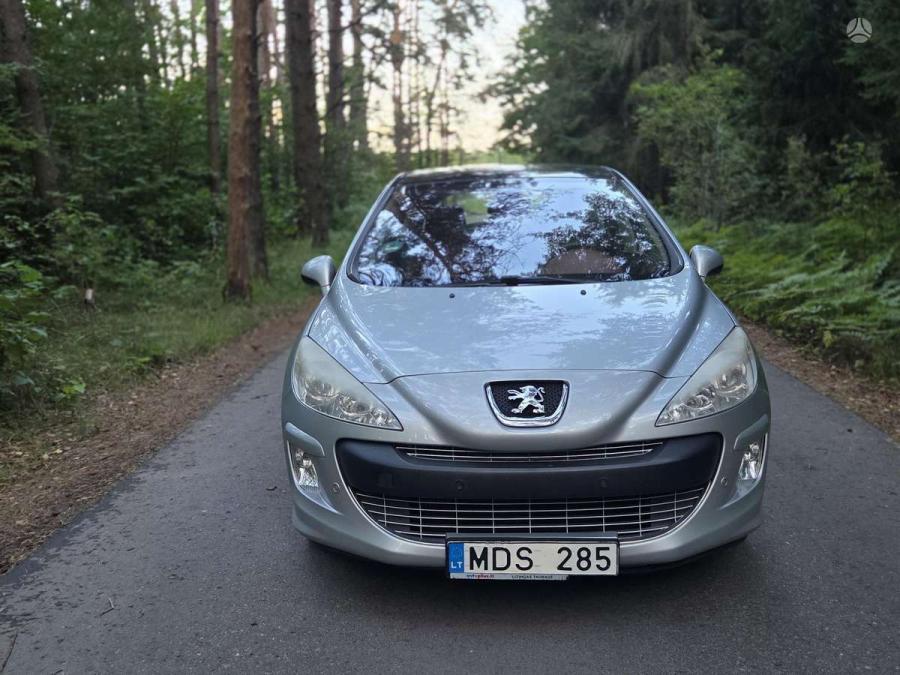 Grey Peugeot 308 2008 in Vilnius, with an engine capacity of 1.60 L and mileage of 152 thousand km for 1099 €, photo 3 on AUTOMOTO.COM.LV