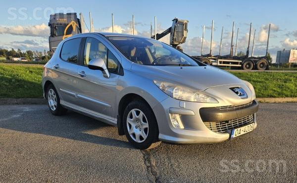 Peugeot 308 2008 Rīga vietnē Pelēks Peugeot 308 2008 Rīga, ar dzinēja tilpumu 1.60 L un nobraukumu 216 tūkst. km par 3100 €, foto 3 vietnē AUTOMOTO.COM.LV