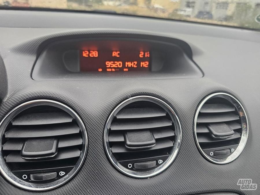 Grey Peugeot 308 2008 in Vilnius, with an engine capacity of 1.40 L and mileage of 171 thousand km for 1950 €, photo 11 on AUTOMOTO.COM.LV