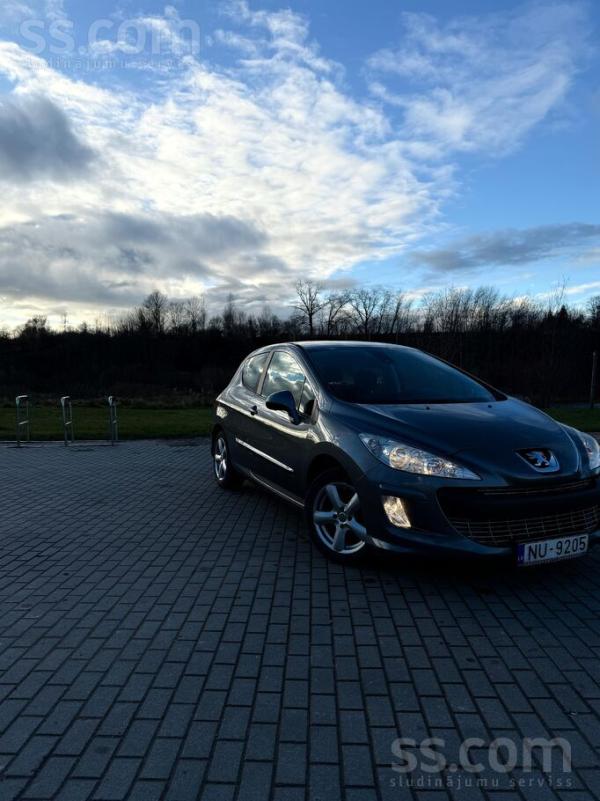 Grey Peugeot 308 2009 in Bauska, with an engine capacity of 1.60 L and mileage of 119 thousand km for 3000 €, photo 2 on AUTOMOTO.COM.LV