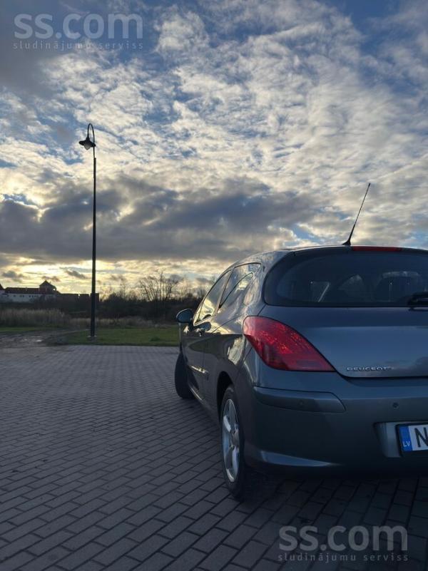 Grey Peugeot 308 2009 in Bauska, with an engine capacity of 1.60 L and mileage of 119 thousand km for 3000 €, photo 5 on AUTOMOTO.COM.LV