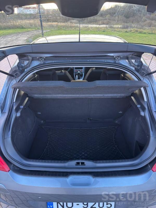 Grey Peugeot 308 2009 in Bauska, with an engine capacity of 1.60 L and mileage of 119 thousand km for 3000 €, photo 6 on AUTOMOTO.COM.LV