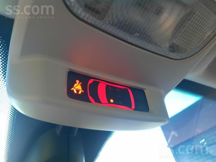 Pelēks Peugeot 308 2009 Rīga, ar dzinēja tilpumu 1.60 L un nobraukumu 213 tūkst. km par 1990 €, foto 16 vietnē AUTOMOTO.COM.LV