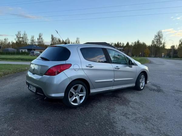 Grey Peugeot 308 2009 in Riga, with an engine capacity of 1.60 L and mileage of 340 thousand km for 2300 €, photo 4 on AUTOMOTO.COM.LV