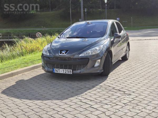 Peugeot 308 2009 Talsi vietnē Pelēks Peugeot 308 2009 Talsi, ar dzinēja tilpumu 1.60 L un nobraukumu 273 tūkst. km par 2500 €, foto 3 vietnē AUTOMOTO.COM.LV