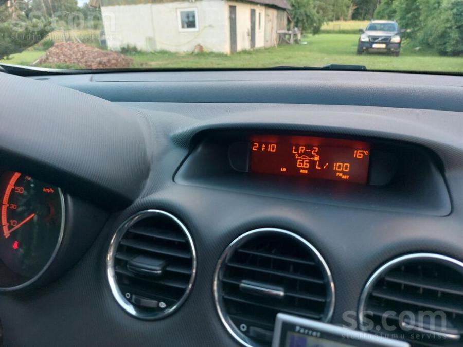 Pelēks Peugeot 308 2009 Aizkraukle, ar dzinēja tilpumu 1.60 L un nobraukumu 121 tūkst. km par 2750 €, foto 10 vietnē AUTOMOTO.COM.LV
