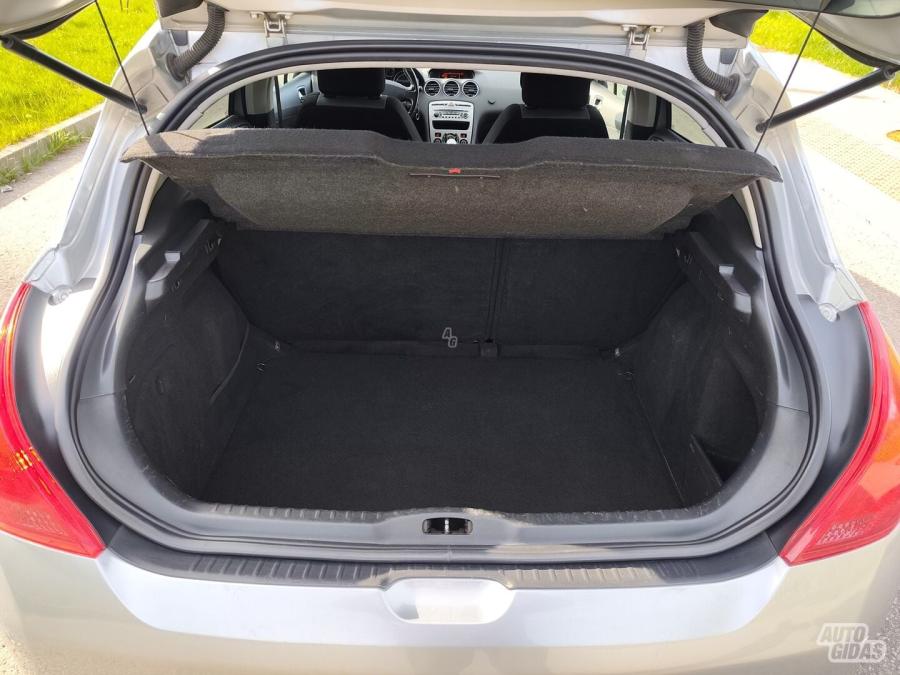Pelēks Peugeot 308 2010 Utena, ar dzinēja tilpumu 1.60 L un nobraukumu 187 tūkst. km par 2300 €, foto 15 vietnē AUTOMOTO.COM.LV