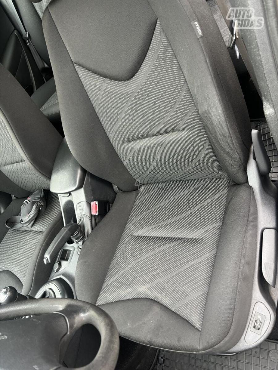 Pelēks Peugeot 308 2010 Kauņa, ar dzinēja tilpumu 1.60 L un nobraukumu 115 tūkst. km par 2390 €, foto 15 vietnē AUTOMOTO.COM.LV