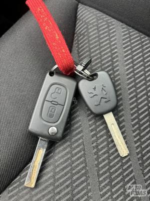 Pelēks Peugeot 308 2010 Kauņa, ar dzinēja tilpumu 1.60 L un nobraukumu 115 tūkst. km par 2390 €, foto 23 vietnē AUTOMOTO.COM.LV