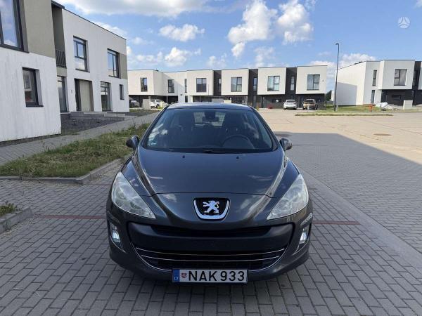 Grey Peugeot 308 2010 in Vilnius, with an engine capacity of 1.60 L and mileage of 246 thousand km for 3000 €, photo 2 on AUTOMOTO.COM.LV