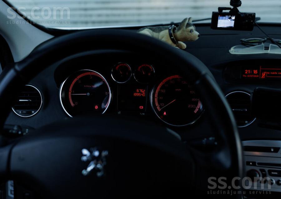 Grey Peugeot 308 2010 in Riga, with an engine capacity of 1.60 L and mileage of 190 thousand km for 2500 €, photo 15 on AUTOMOTO.COM.LV