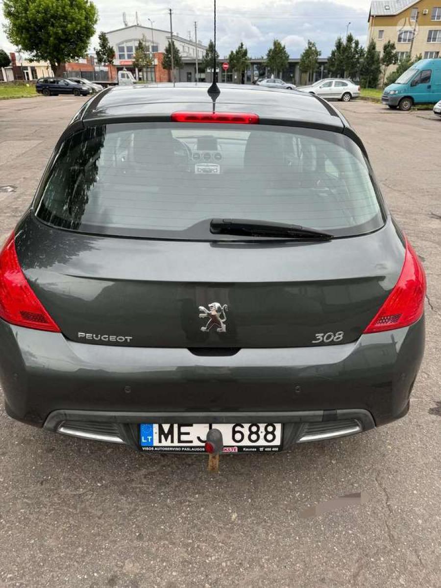 Grey Peugeot 308 2010 in Kaunas, with an engine capacity of 1.60 L and mileage of 205 thousand km for 2000 €, photo 3 on AUTOMOTO.COM.LV