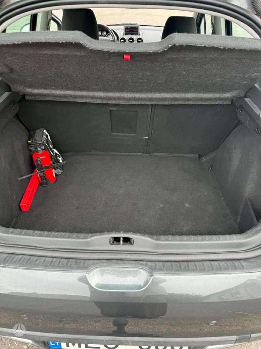 Grey Peugeot 308 2010 in Kaunas, with an engine capacity of 1.60 L and mileage of 205 thousand km for 2000 €, photo 9 on AUTOMOTO.COM.LV