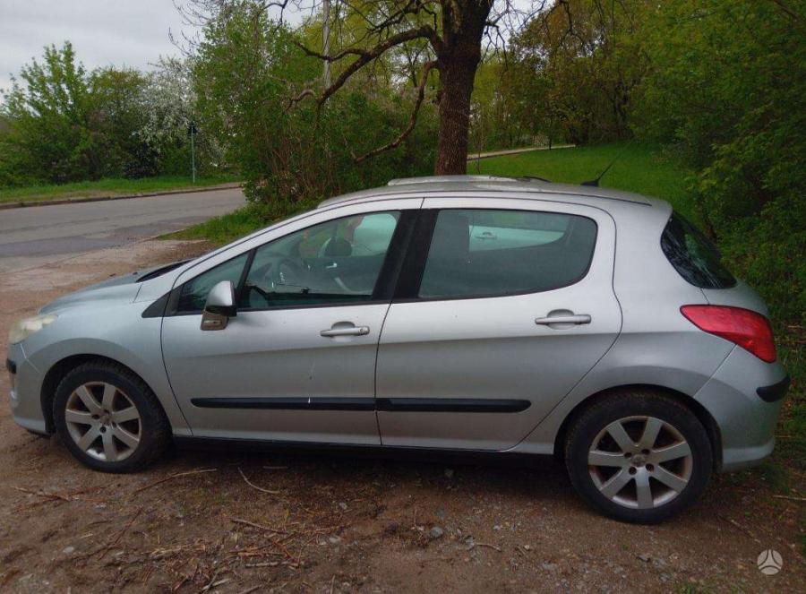 Grey Peugeot 308 2010 in Vilnius, with an engine capacity of 1.60 L and mileage of 152 thousand km for 750 €, photo 6 on AUTOMOTO.COM.LV