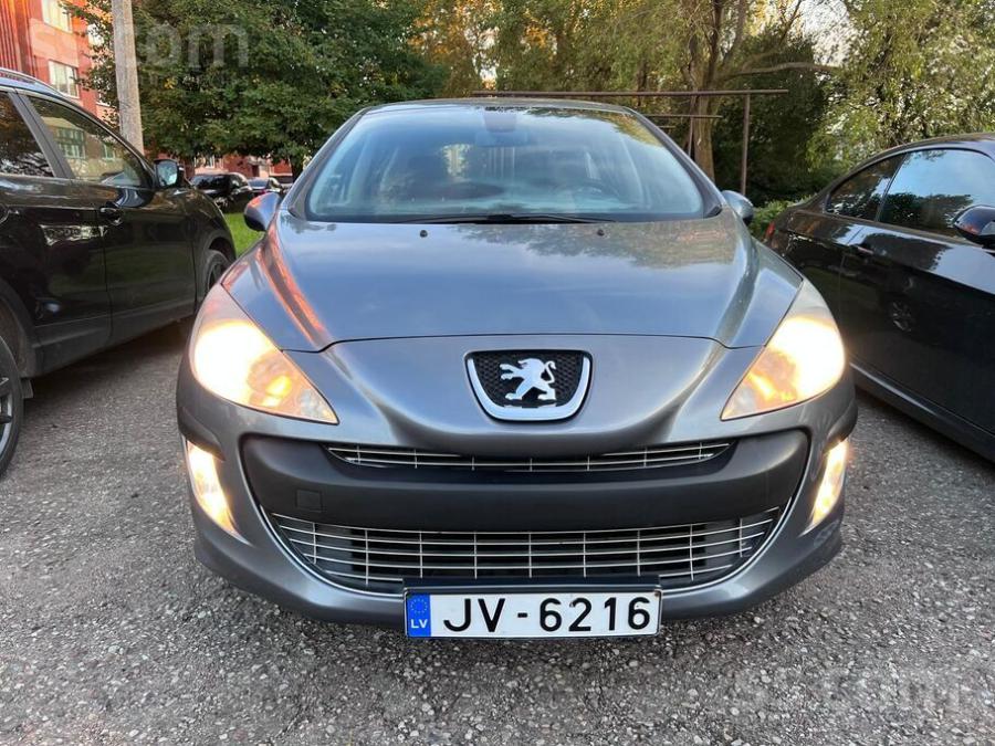 Grey Peugeot 308 2010 in Liepaja, with an engine capacity of 1.60 L and mileage of 221 thousand km for 2300 €, photo 1 on AUTOMOTO.COM.LV