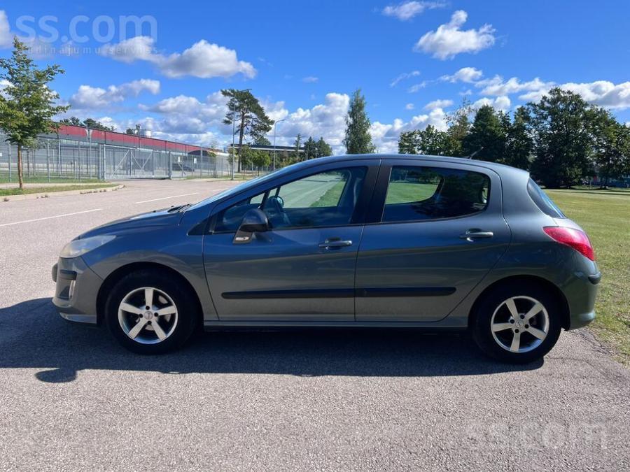 Grey Peugeot 308 2010 in Liepaja, with an engine capacity of 1.60 L and mileage of 221 thousand km for 2300 €, photo 5 on AUTOMOTO.COM.LV