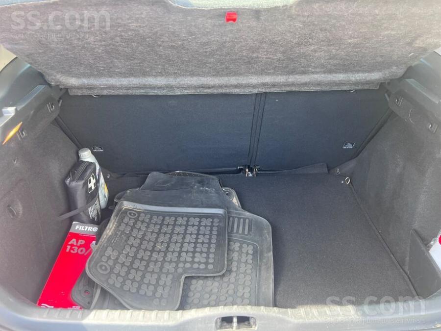 Grey Peugeot 308 2010 in Liepaja, with an engine capacity of 1.60 L and mileage of 221 thousand km for 2300 €, photo 28 on AUTOMOTO.COM.LV