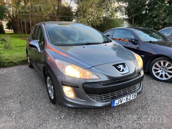 Pelēks Peugeot 308 2010 Liepāja, ar dzinēja tilpumu 1.60 L un nobraukumu 221 tūkst. km par 2100 €, foto 1 vietnē AUTOMOTO.COM.LV