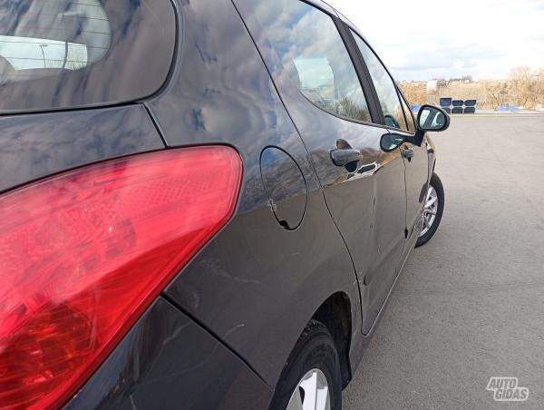 Grey Peugeot 308 2011 in Vilnius, with an engine capacity of 1.60 L and mileage of 320 thousand km for 1850 €, photo 10 on AUTOMOTO.COM.LV