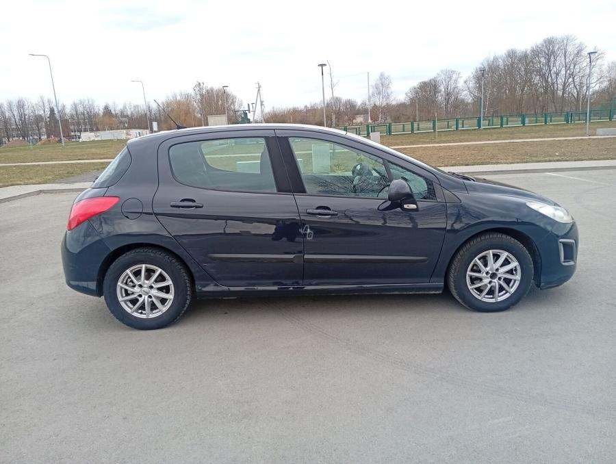 Grey Peugeot 308 2011 in Vilnius, with an engine capacity of 1.60 L and mileage of 320 thousand km for 1800 €, photo 9 on AUTOMOTO.COM.LV