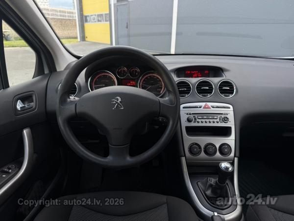 Grey Peugeot 308 2011 in Tallinn, with an engine capacity of 1.40 L and mileage of 64 thousand km for 3790 €, photo 6 on AUTOMOTO.COM.LV