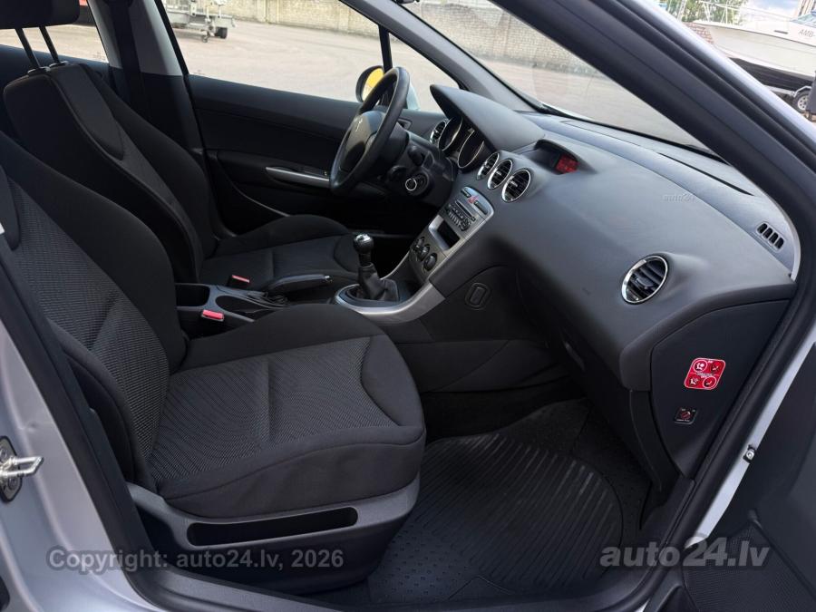 Grey Peugeot 308 2011 in Tallinn, with an engine capacity of 1.40 L and mileage of 64 thousand km for 3790 €, photo 9 on AUTOMOTO.COM.LV