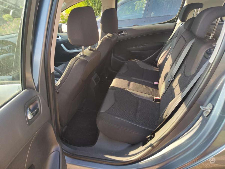 Grey Peugeot 308 2011 in Kaunas, with an engine capacity of 1.56 L and mileage of 300 thousand km for 3400 €, photo 9 on AUTOMOTO.COM.LV