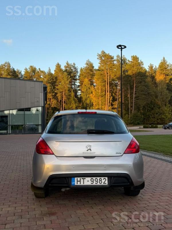 Grey Peugeot 308 2011 in Riga, with an engine capacity of 1.60 L and mileage of 135 thousand km for 1699 €, photo 4 on AUTOMOTO.COM.LV