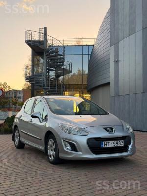 Grey Peugeot 308 2011 in Riga, with an engine capacity of 1.60 L and mileage of 135 thousand km for 1699 €, photo 6 on AUTOMOTO.COM.LV