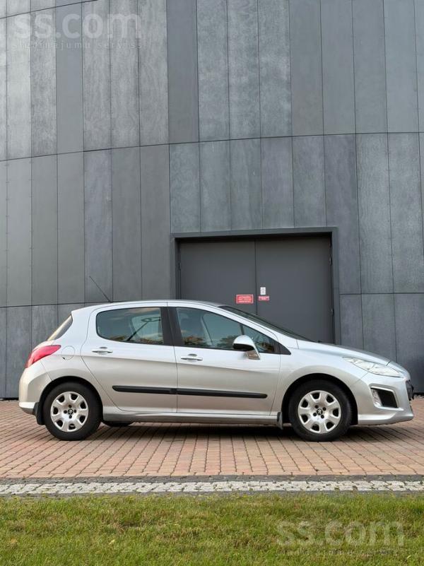 Grey Peugeot 308 2011 in Riga, with an engine capacity of 1.60 L and mileage of 135 thousand km for 1699 €, photo 7 on AUTOMOTO.COM.LV