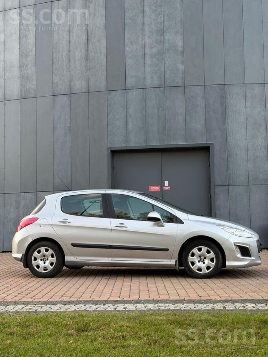 Grey Peugeot 308 2011 in Riga, with an engine capacity of 1.60 L and mileage of 135 thousand km for 1699 €, photo 7 on AUTOMOTO.COM.LV