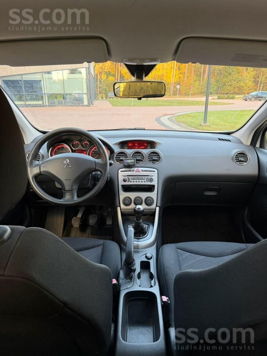 Grey Peugeot 308 2011 in Riga, with an engine capacity of 1.60 L and mileage of 135 thousand km for 1699 €, photo 10 on AUTOMOTO.COM.LV