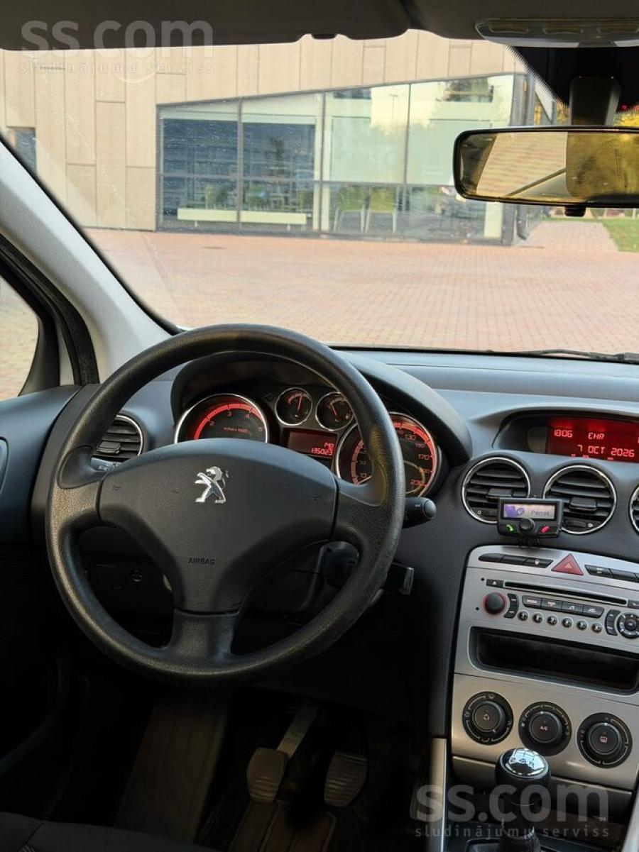 Grey Peugeot 308 2011 in Riga, with an engine capacity of 1.60 L and mileage of 135 thousand km for 1699 €, photo 12 on AUTOMOTO.COM.LV