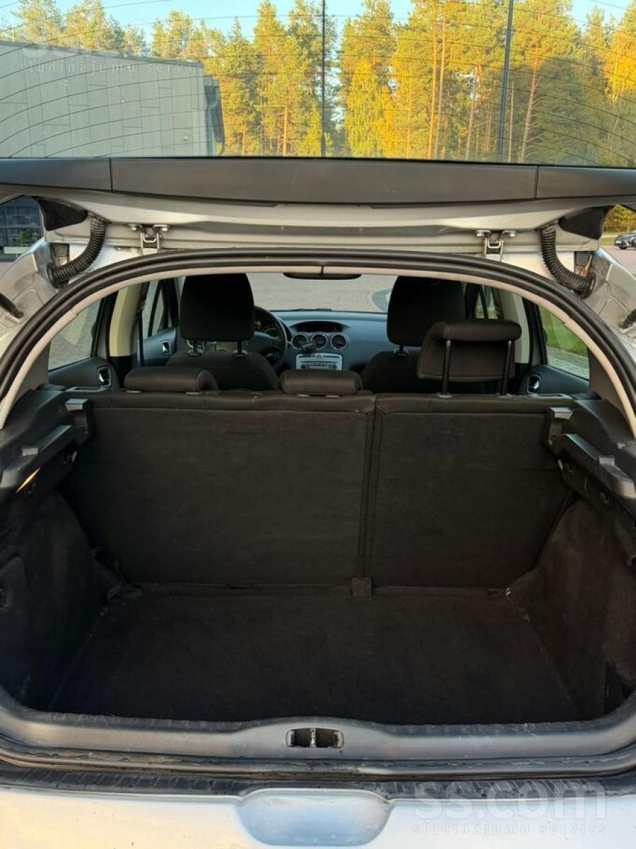 Grey Peugeot 308 2011 in Riga, with an engine capacity of 1.60 L and mileage of 135 thousand km for 1699 €, photo 15 on AUTOMOTO.COM.LV