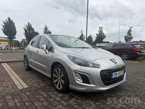 Grey Peugeot 308 2012 in Ventspils, with an engine capacity of 2.00 L and mileage of 199 thousand km for 4000 €, photo 2 on AUTOMOTO.COM.LV