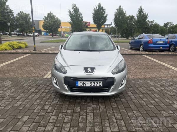 Grey Peugeot 308 2012 in Ventspils, with an engine capacity of 2.00 L and mileage of 199 thousand km for 4000 €, photo 3 on AUTOMOTO.COM.LV