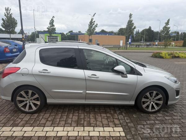Grey Peugeot 308 2012 in Ventspils, with an engine capacity of 2.00 L and mileage of 199 thousand km for 4000 €, photo 7 on AUTOMOTO.COM.LV